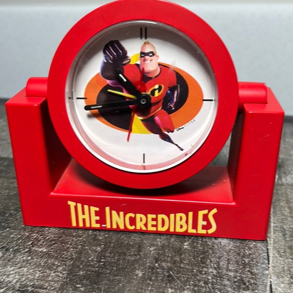 Disney | Accents | Disney Collectable The Incredibles Desk Clock With ...
